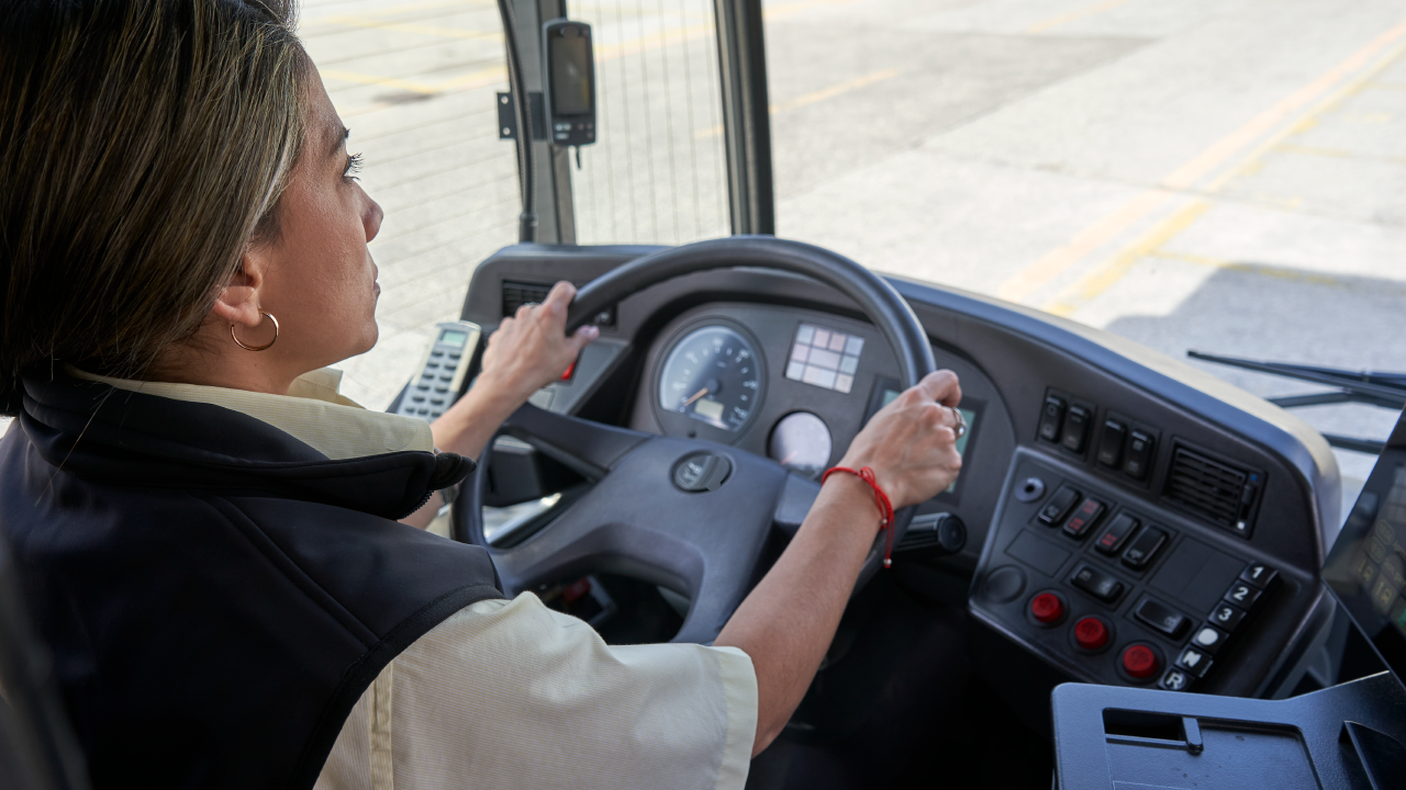 Les agents publics pourront exercer à titre accessoire une activité lucrative de conduite d'un ...